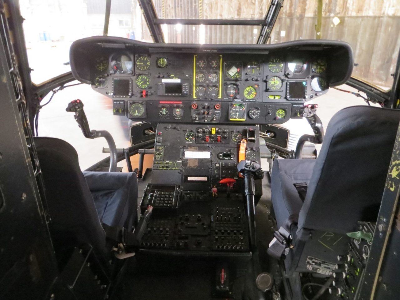 Présentation de l’hélicoptère Puma - Fondation Charles de Gaulle